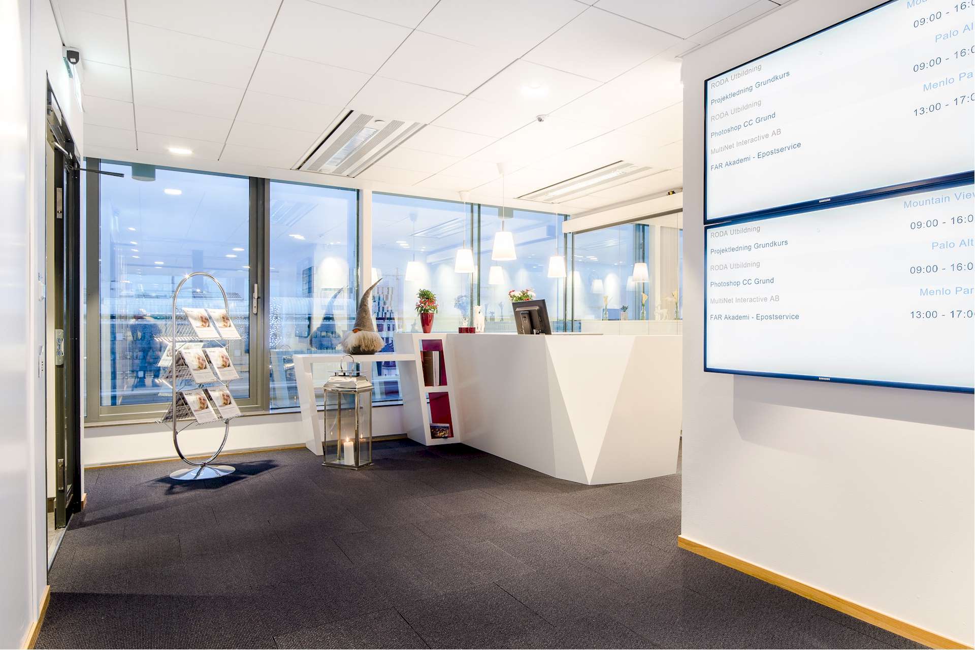 Digital Signage Features | Repeat Signage